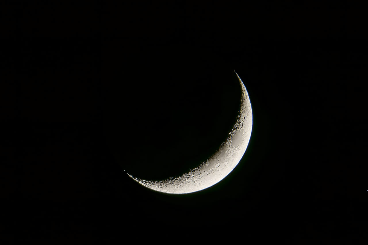 Der Mond: Phasen, Krater und seine Bedeutung für die Erde